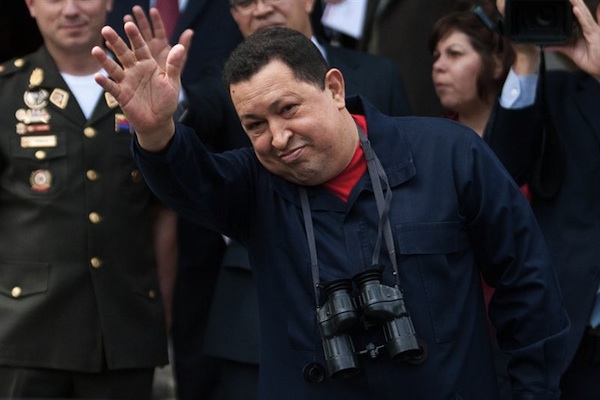 Chávez reaparece brevemente en público | La República EC