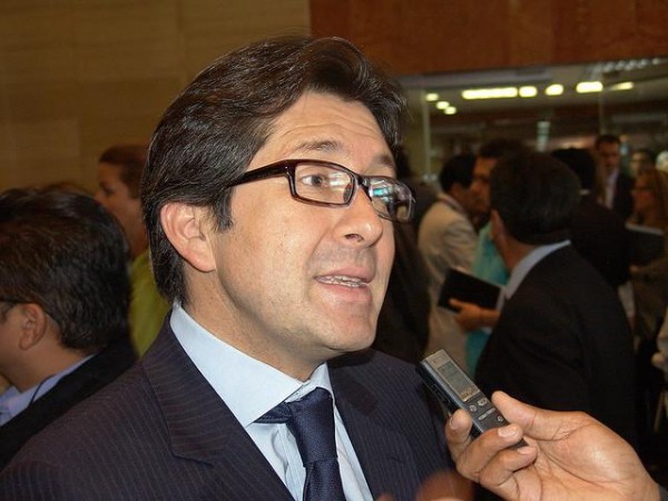 Oposición advierte peligro de firmar acuerdo comercial con Irán | La ...