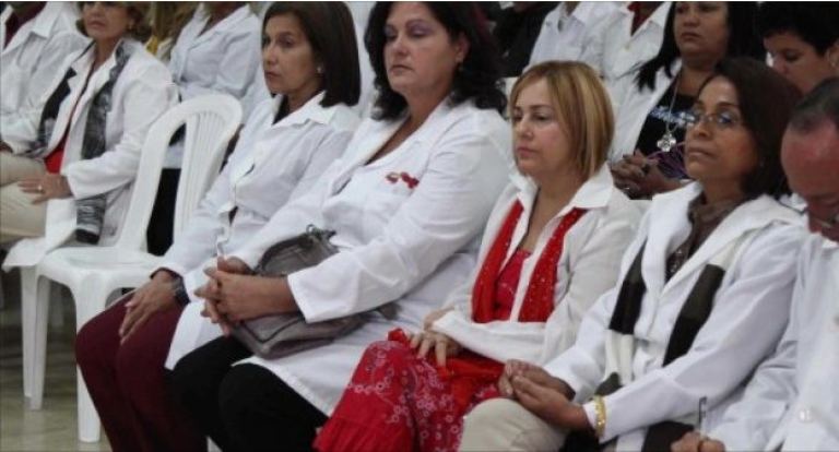 Llegaron 200 médicos cubanos y están en fase de inducción | La República EC
