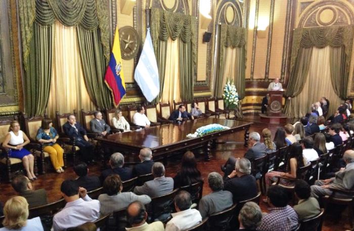 Pedro Aguayo Cubillo recibe condecoración "Vicente Rocafuerte" | La ...