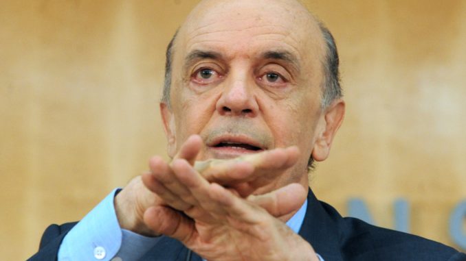 Senador brasileño asegura que el "impeachment" no resuelve la crisis ...