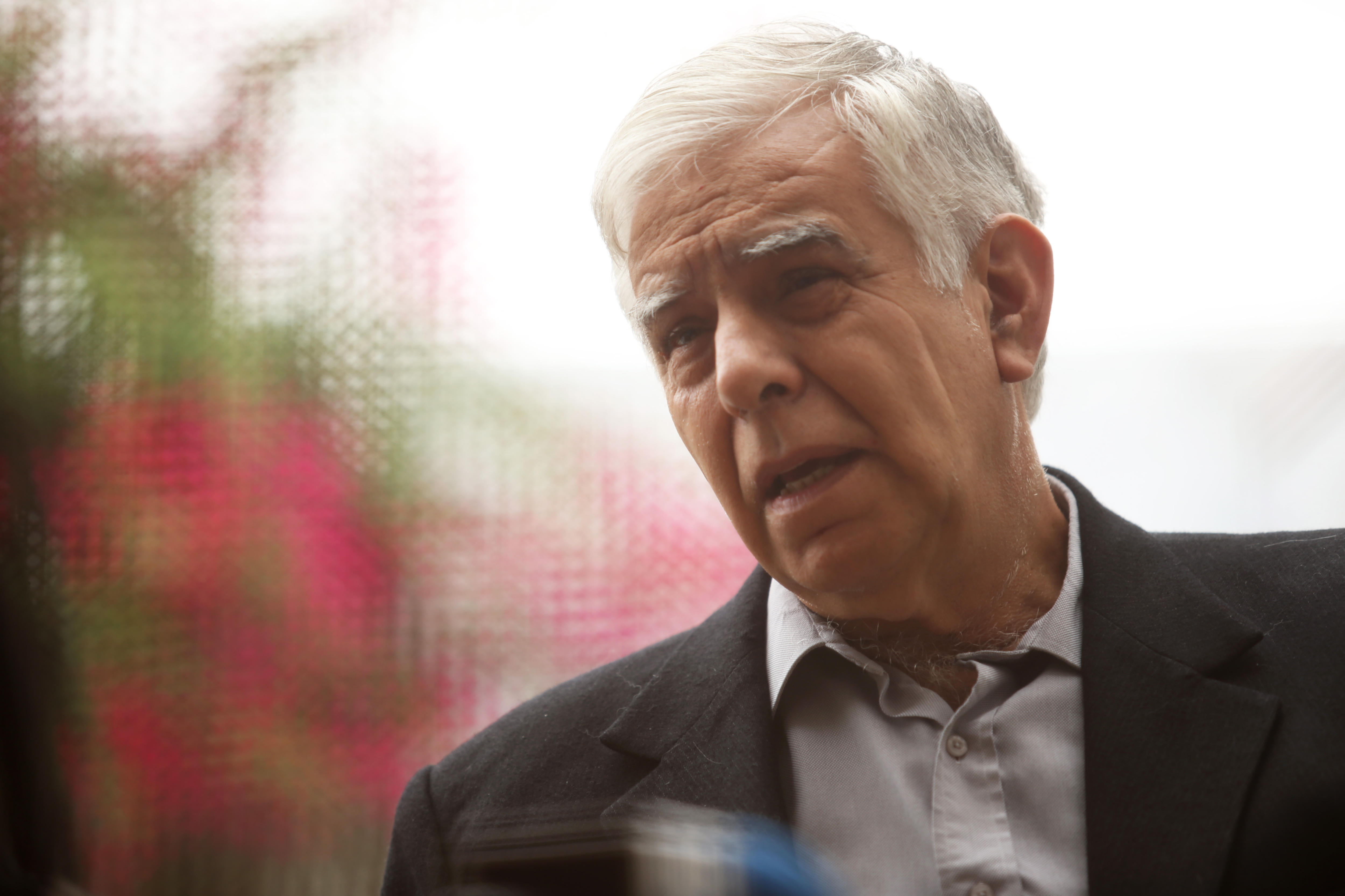 El escritor peruano Alonso Cueto regresa al pasado en su nueva novela ...