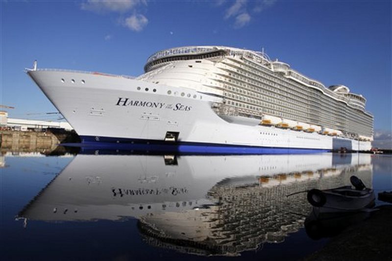 El barco crucero más grande del mundo zarpa de Francia | La República EC