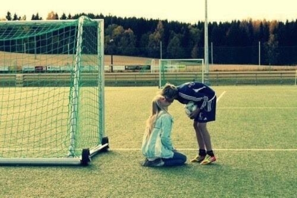 Científicos prueban que la pasión por el fútbol es similar al amor ...