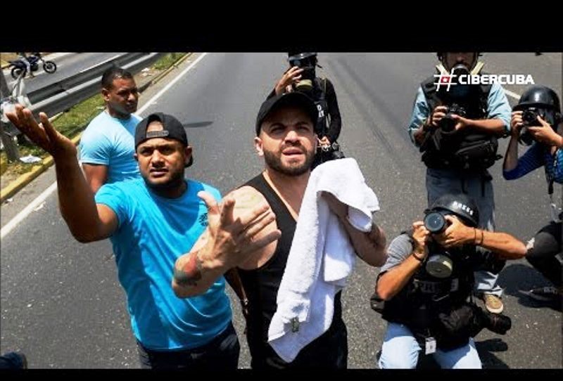 Tras incidente en protesta venezolana, Nacho lanza "Báilame" | La ...