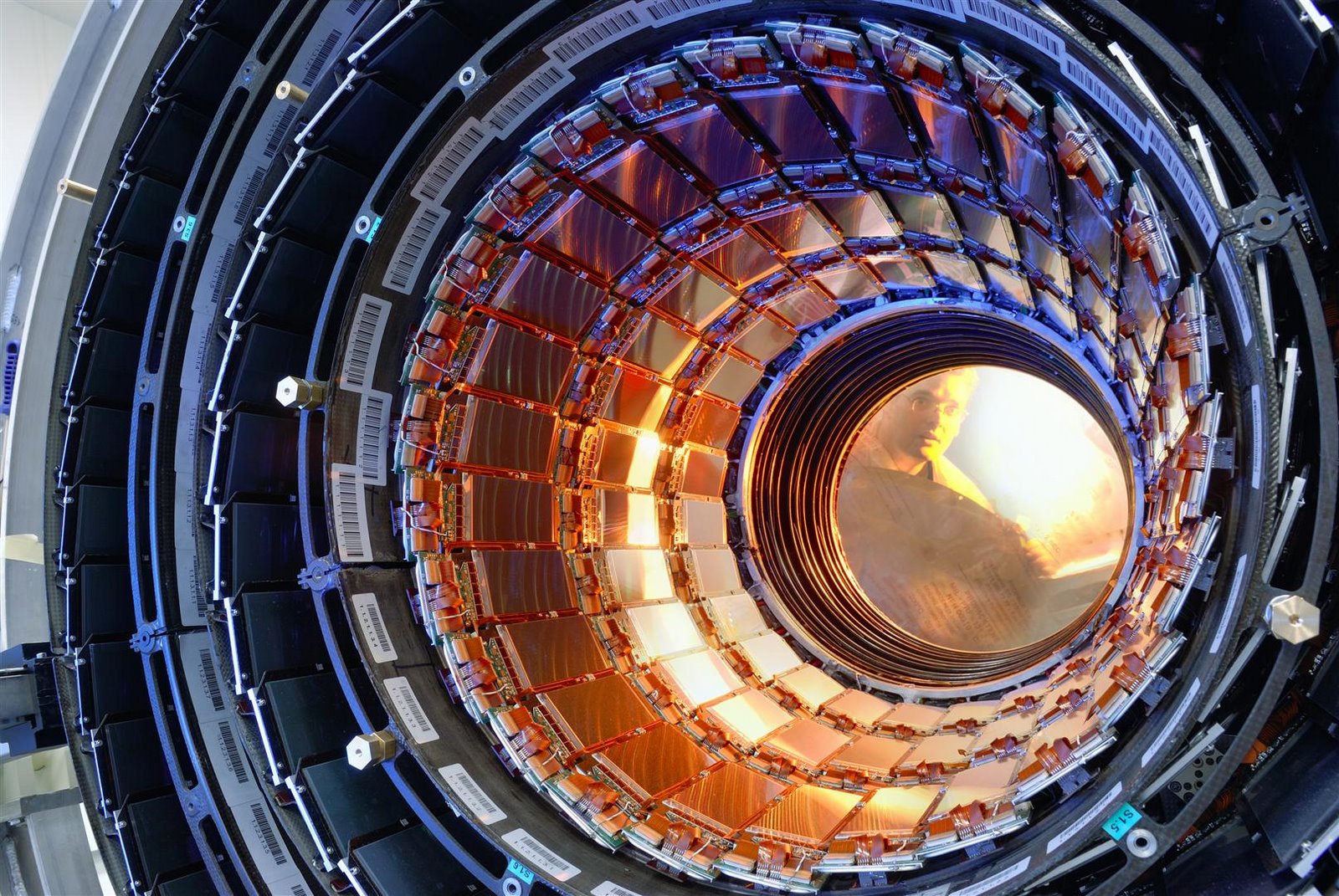 El CERN recreará los primeros microsegundos tras el Big Bang