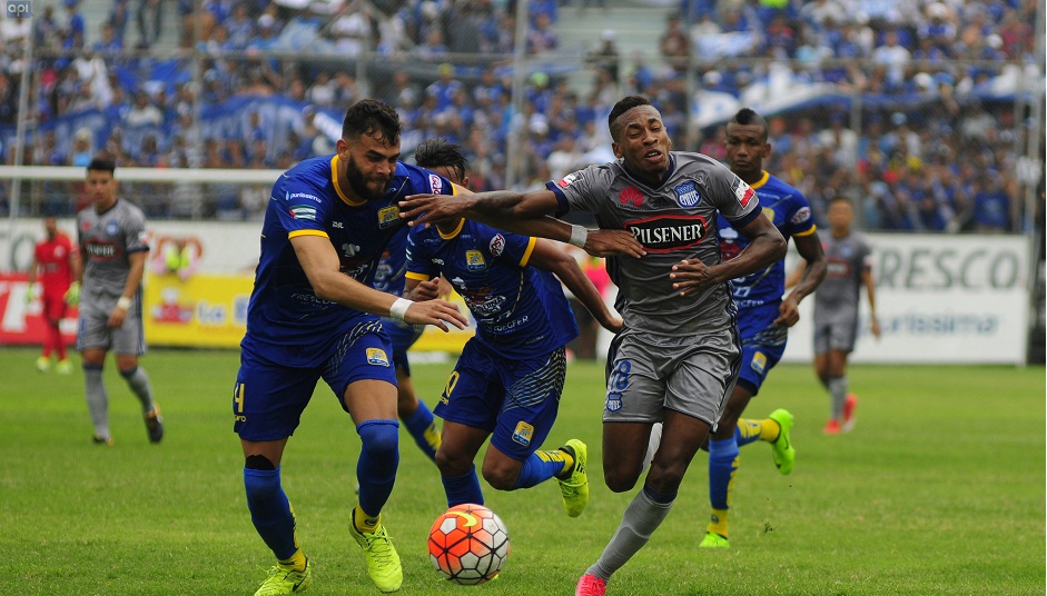 Delfín derrota 2-1 a Emelec y recupera el liderazgo | La República EC