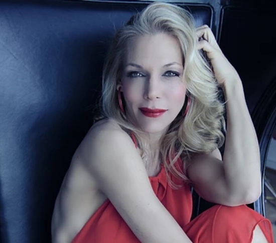 Una modelo afirma que inició un romance con Woody Allen cuando tenía 16 ...