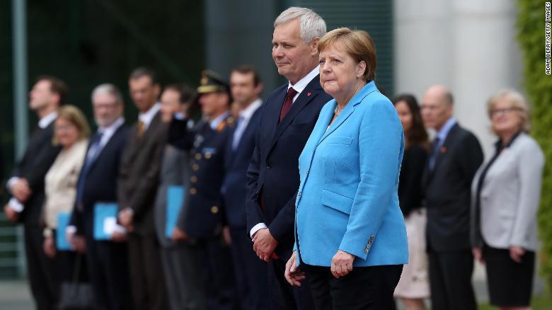 Merkel sufre tercer episodio de temblores durante acto público | La ...