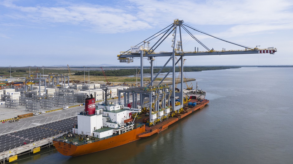 El Puerto de Aguas Profundas de Posorja recibe cuatro nuevas grúas | La ...