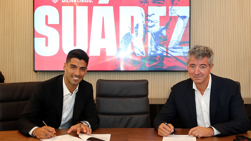 Luis Suárez firma su contrato con el Atlético por dos temporadas | La ...