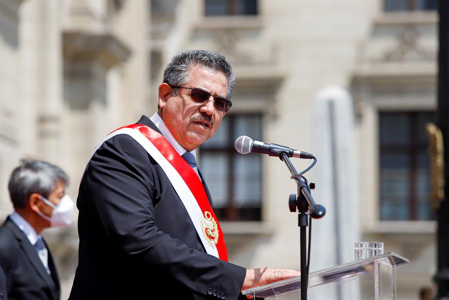 El presidente del Congreso peruano pide la renuncia de Manuel Merino ...
