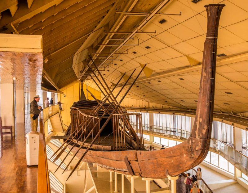 La barca solar de "Keops", llega al GEM, nuevo museo egipcio