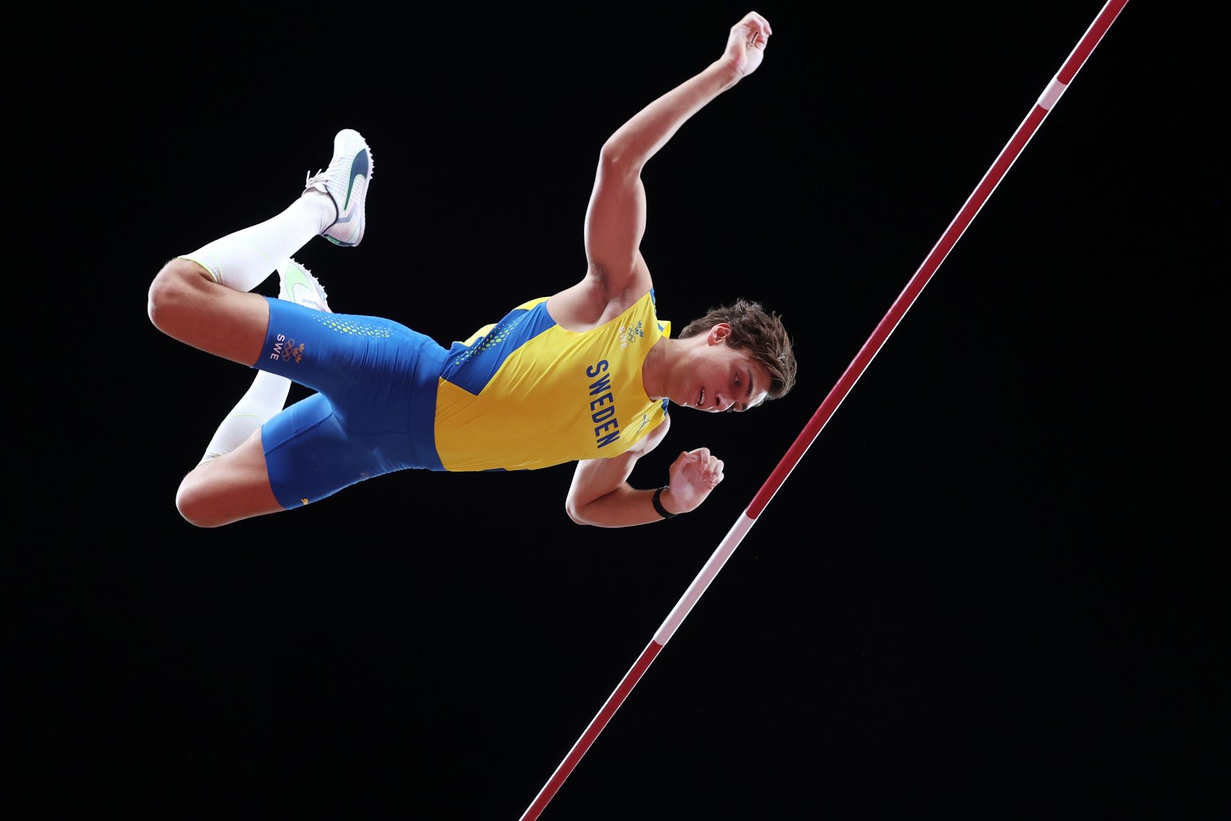 Duplantis, oro en salto con garrocha, muy cerca del récord