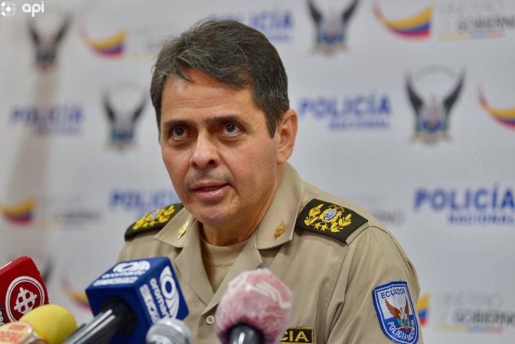 Cancelan visa estadounidense del General Víctor Araus