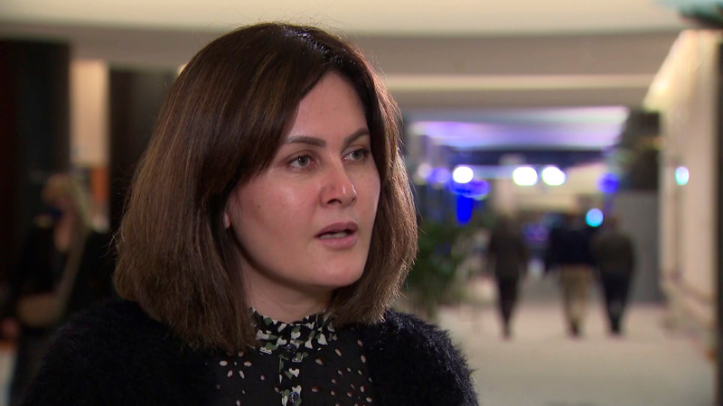 Sahraa Karimi: "Los talibanes tienen miedo de los artistas"