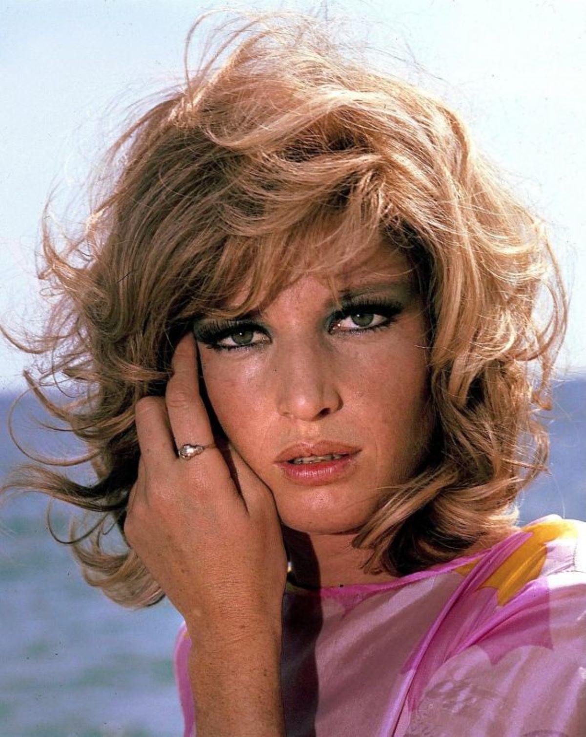 Emoción y aplausos en el último adiós a Monica Vitti