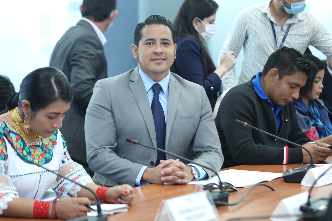 Aleaga dice que con Jordán «coincidieron en reunión social»