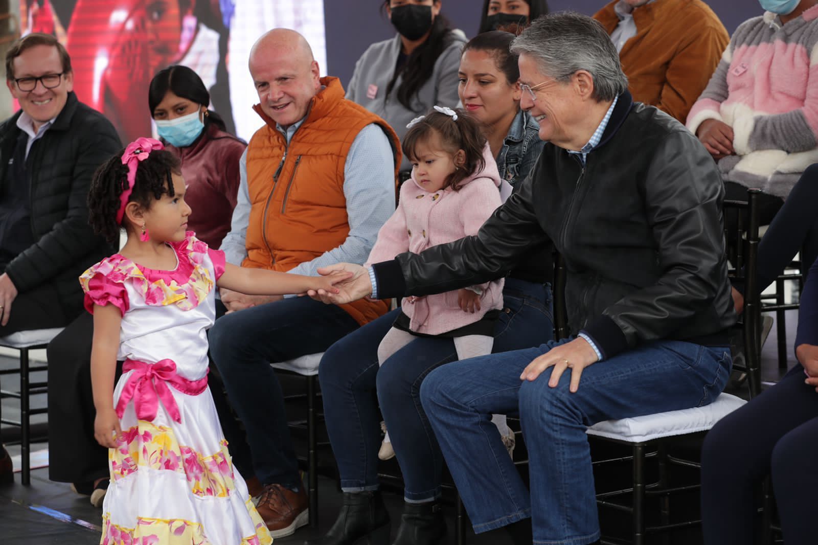 Lasso lanza el bono de los mil días, contra la desnutrición