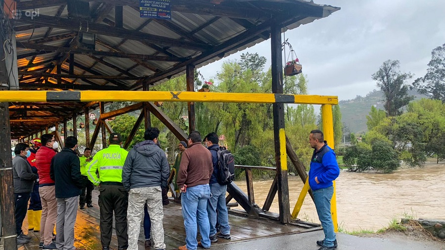 Se desborda el río Santa Bárbara en Gualaceo | La República EC
