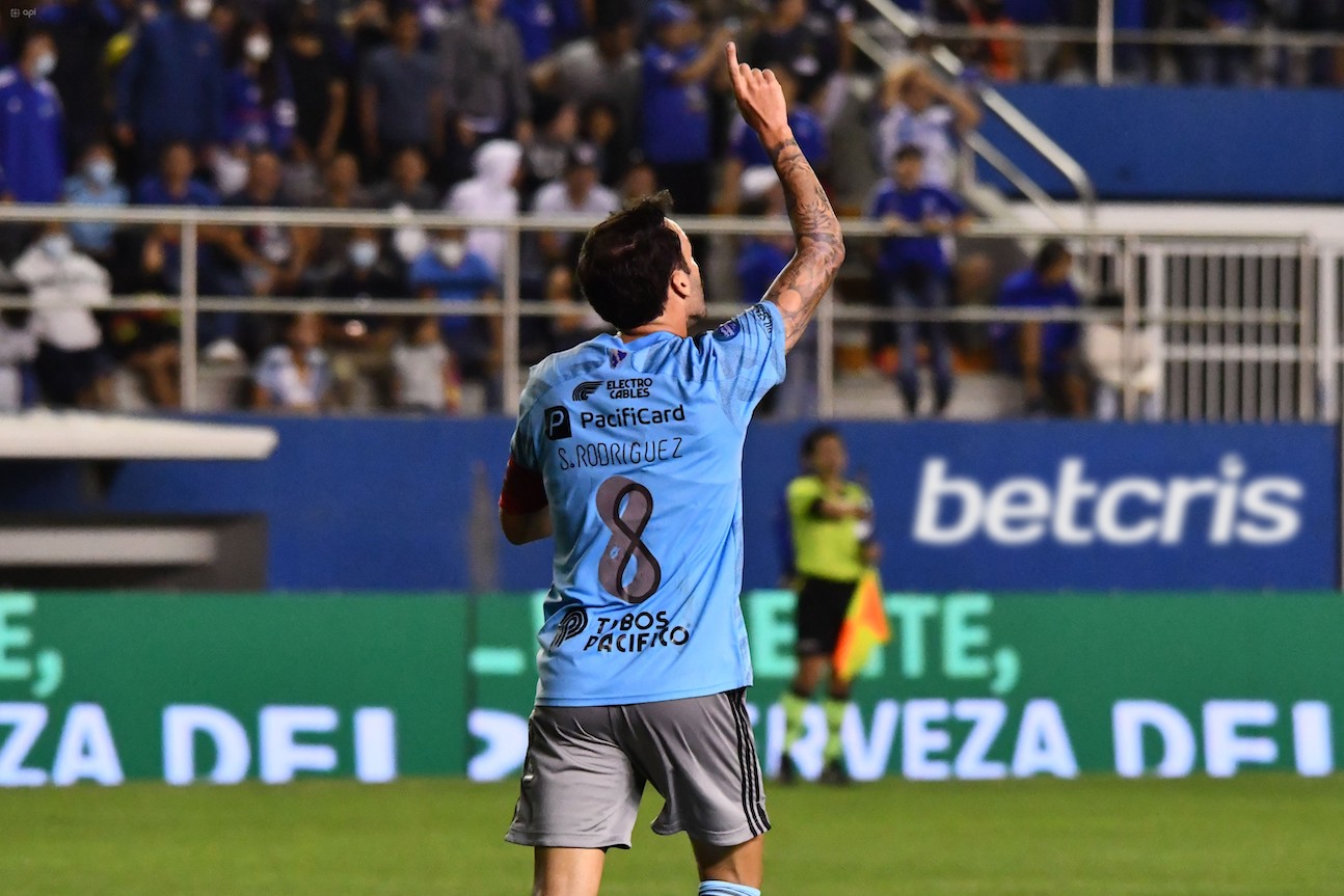 Emelec goleó 3-0 al Delfín, en Manta| La República EC