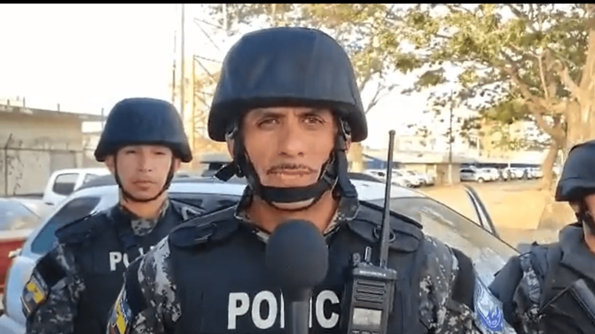 General Víctor Zárate llama a «levantar la cabeza»