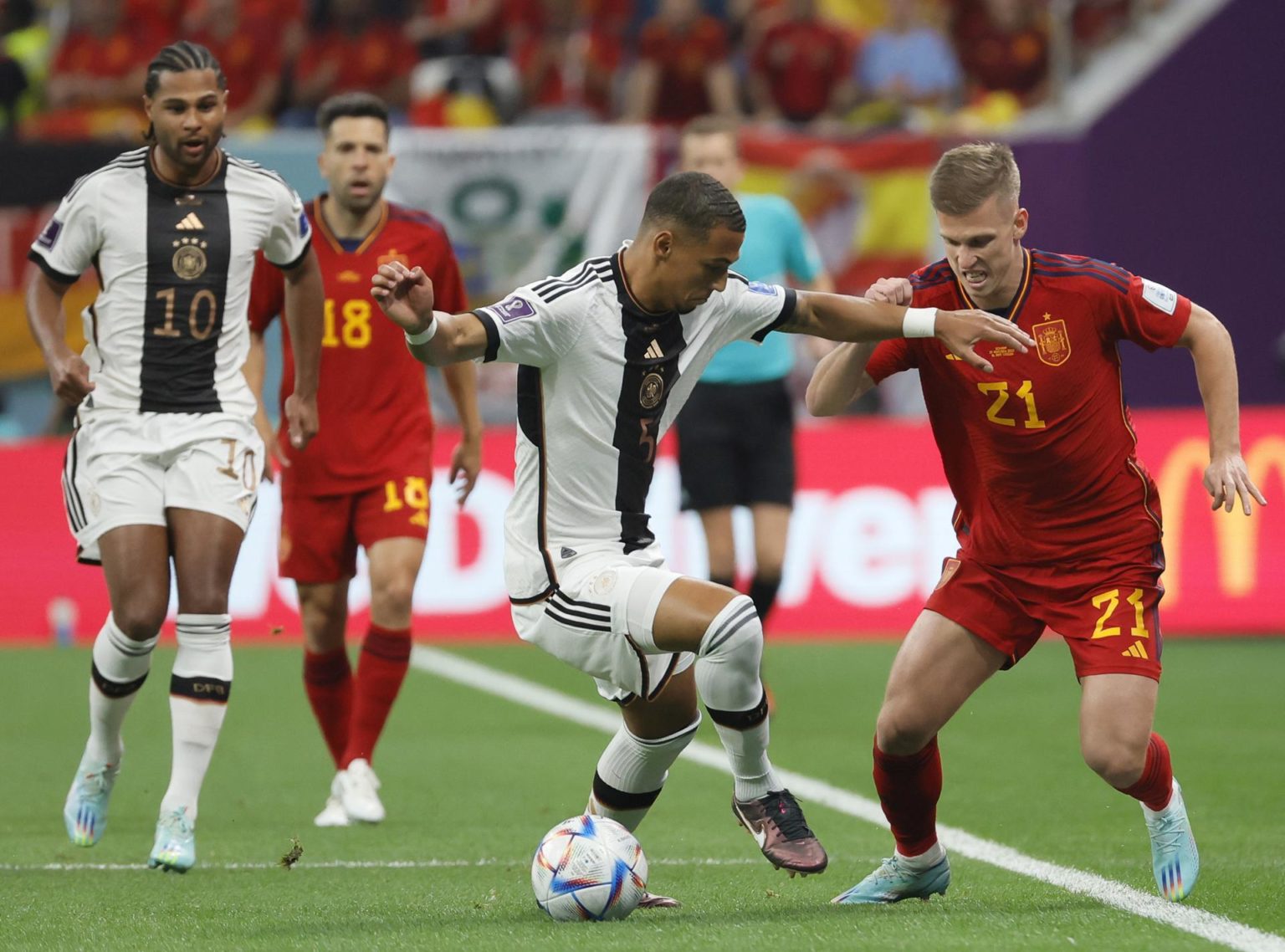 1-1: Alemania respira y España da por bueno el empate