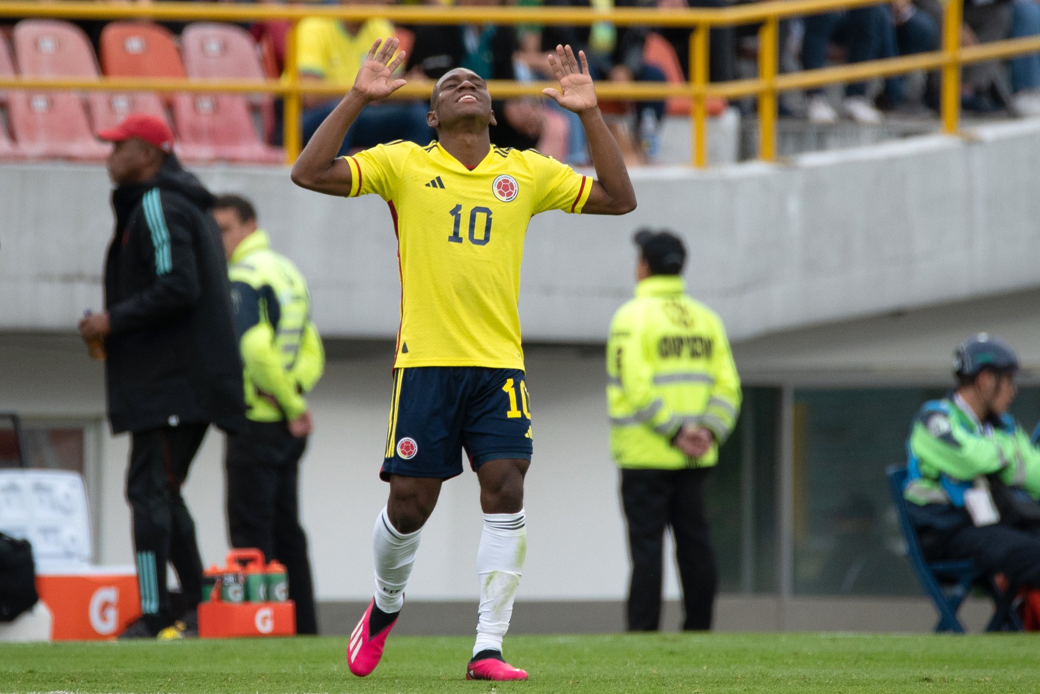 Colombia termina ilusión de Venezuela y se queda sin Mundial