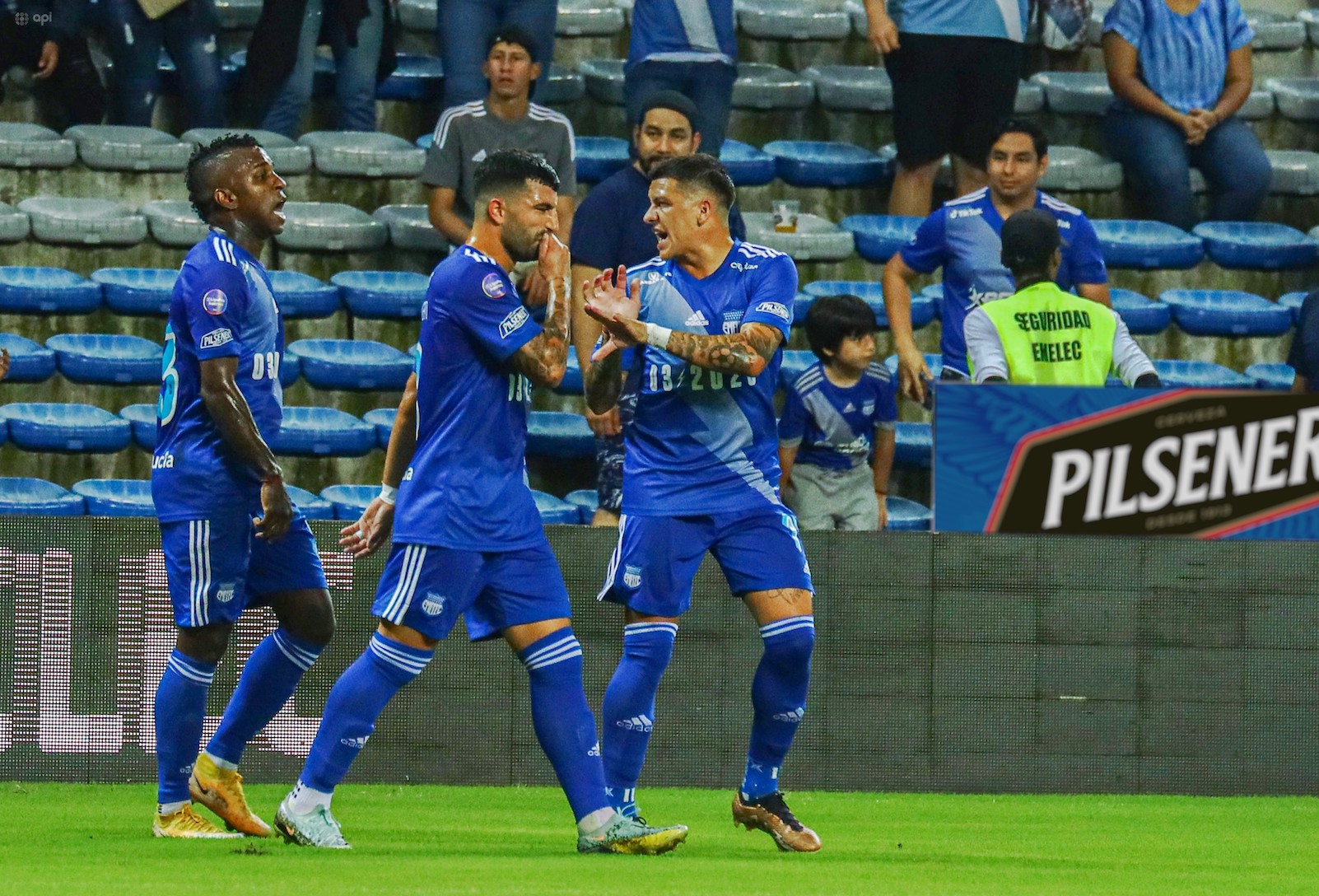 Emelec supera 2-0 al debutante Libertad | La República EC