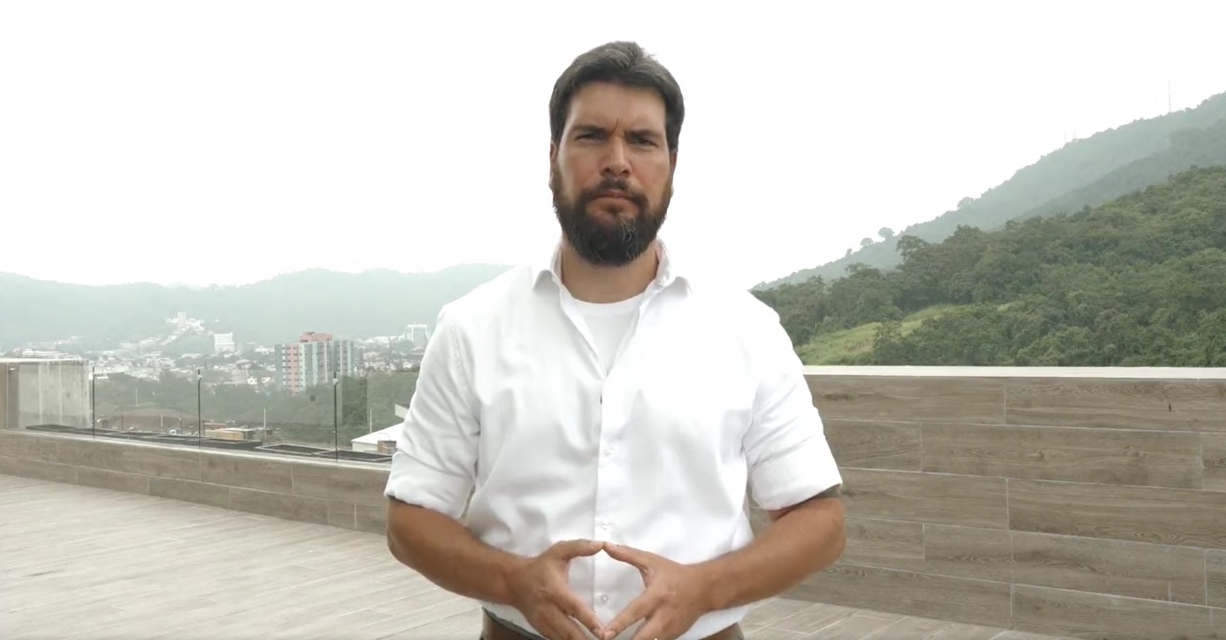 El precandidato Jan Topić se disculpa por video en Chone El precandidato Jan Topić se disculpa por video en Chone