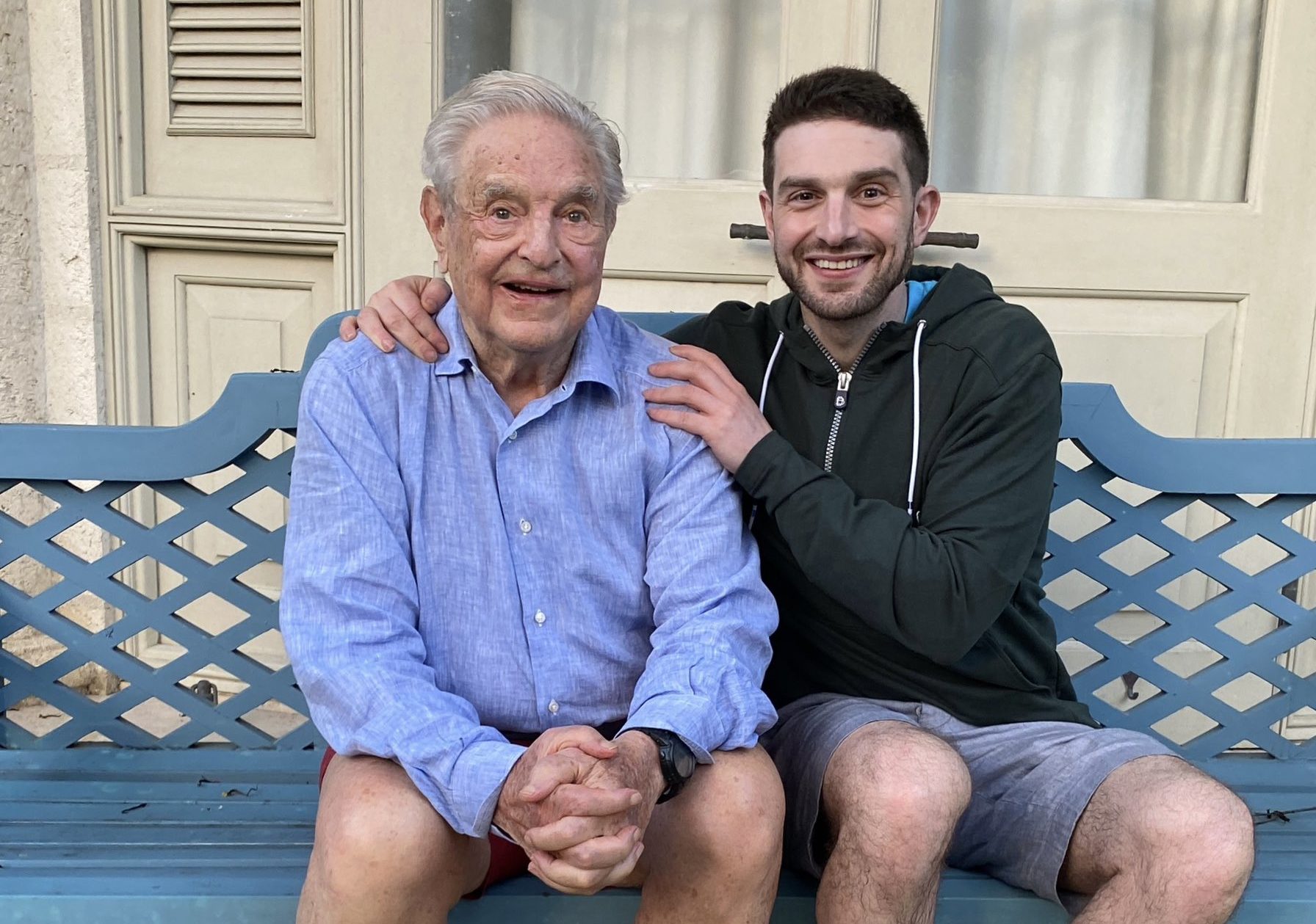 Soros entrega el control de su imperio a su hijo menor