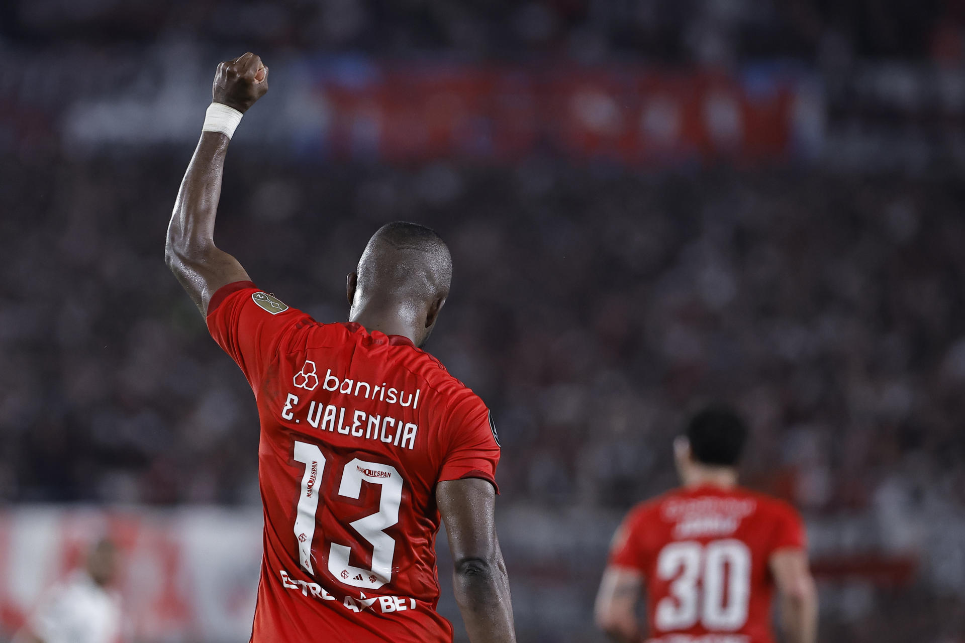 Internacional elimina a River en penales y clasifica a 4tos