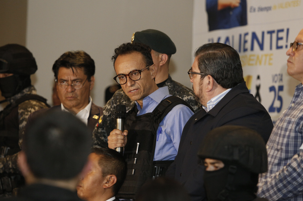 Zurita dice q cámaras que rodean su casa han sido destruidas