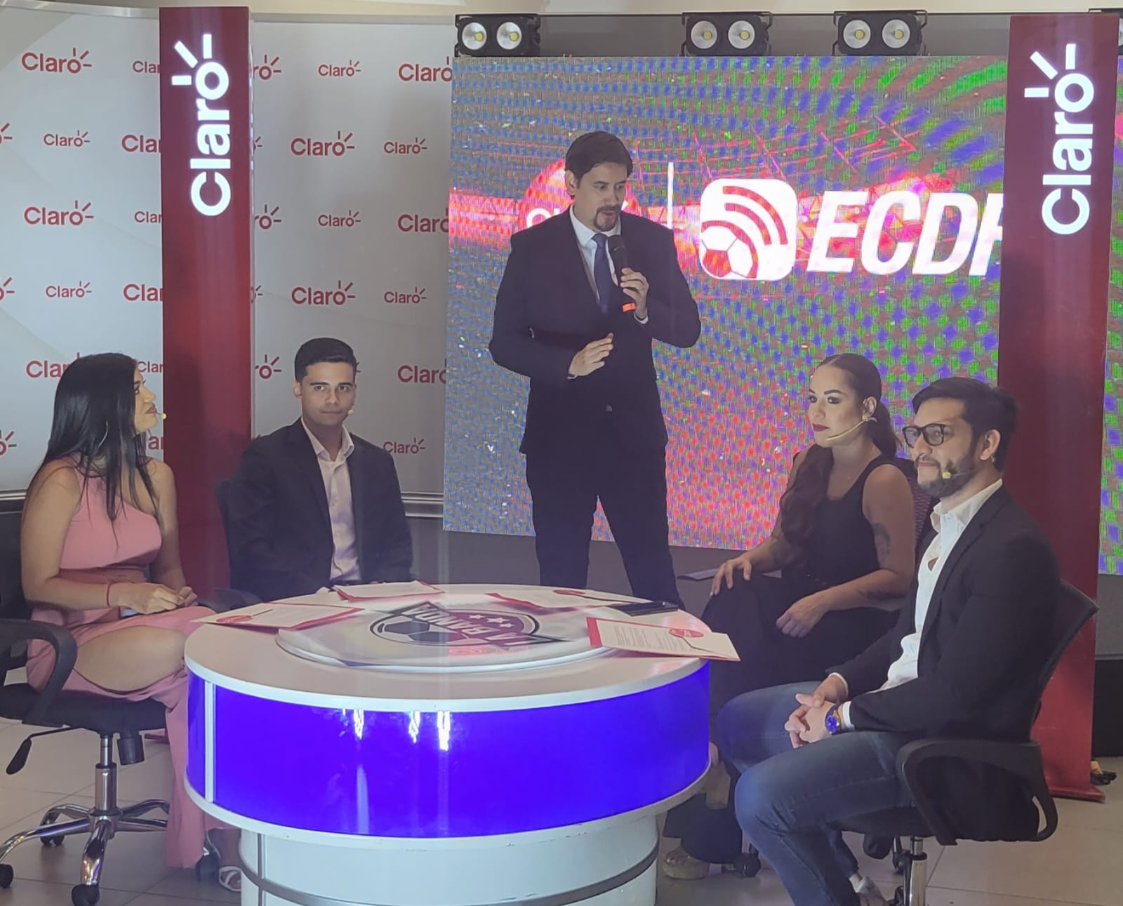 Claro y el Canal del Fútbol (ECDF) conectan a los ecuatorianos con la ...