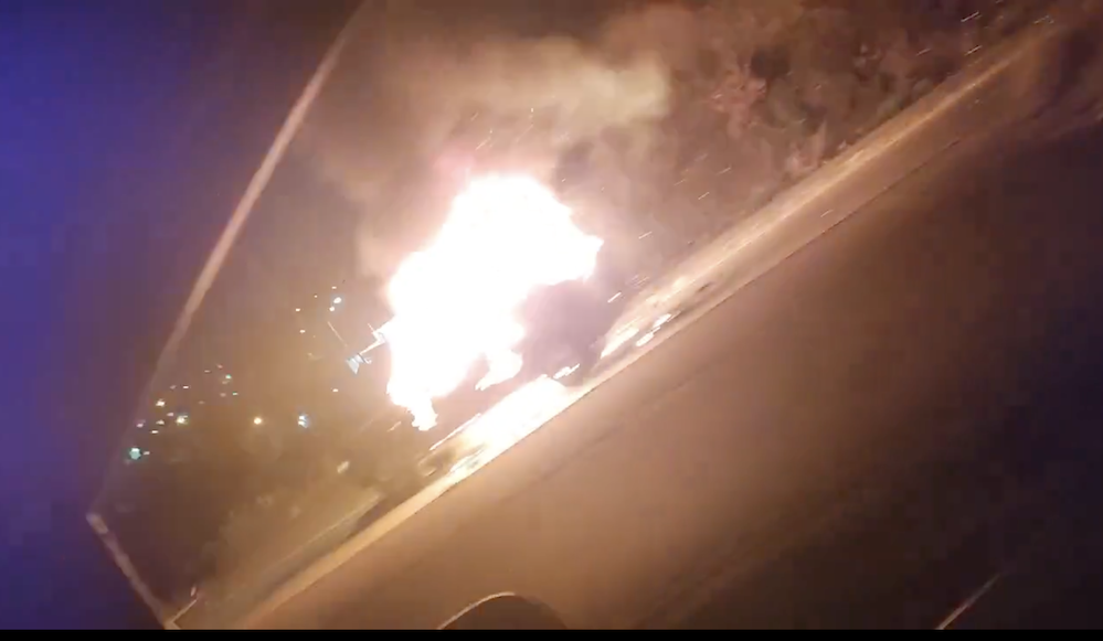 Doble asesinato, explosión y carros quemados en Guayaquil