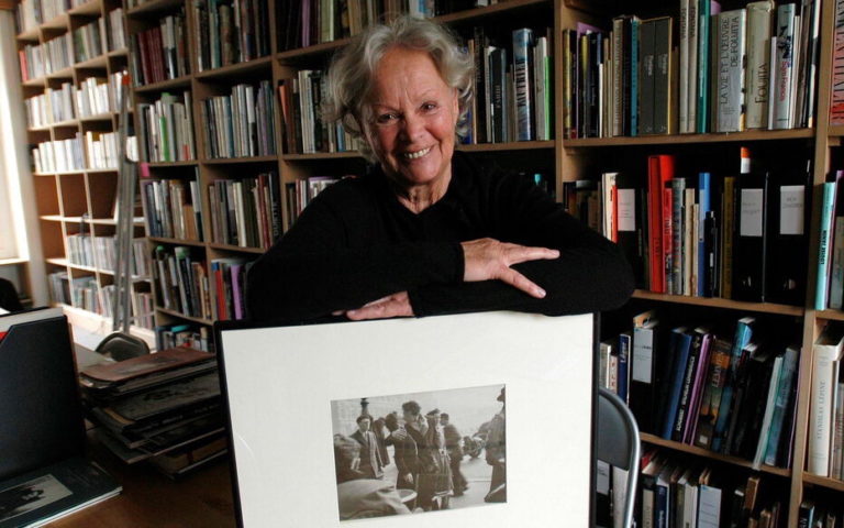 Muere Françoise Bornet, la protagonista del beso de Doisneau