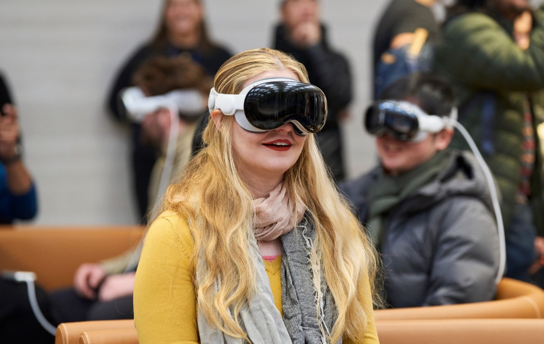 Apple lanza nuevas gafas de realidad virtual, las Vision Pro