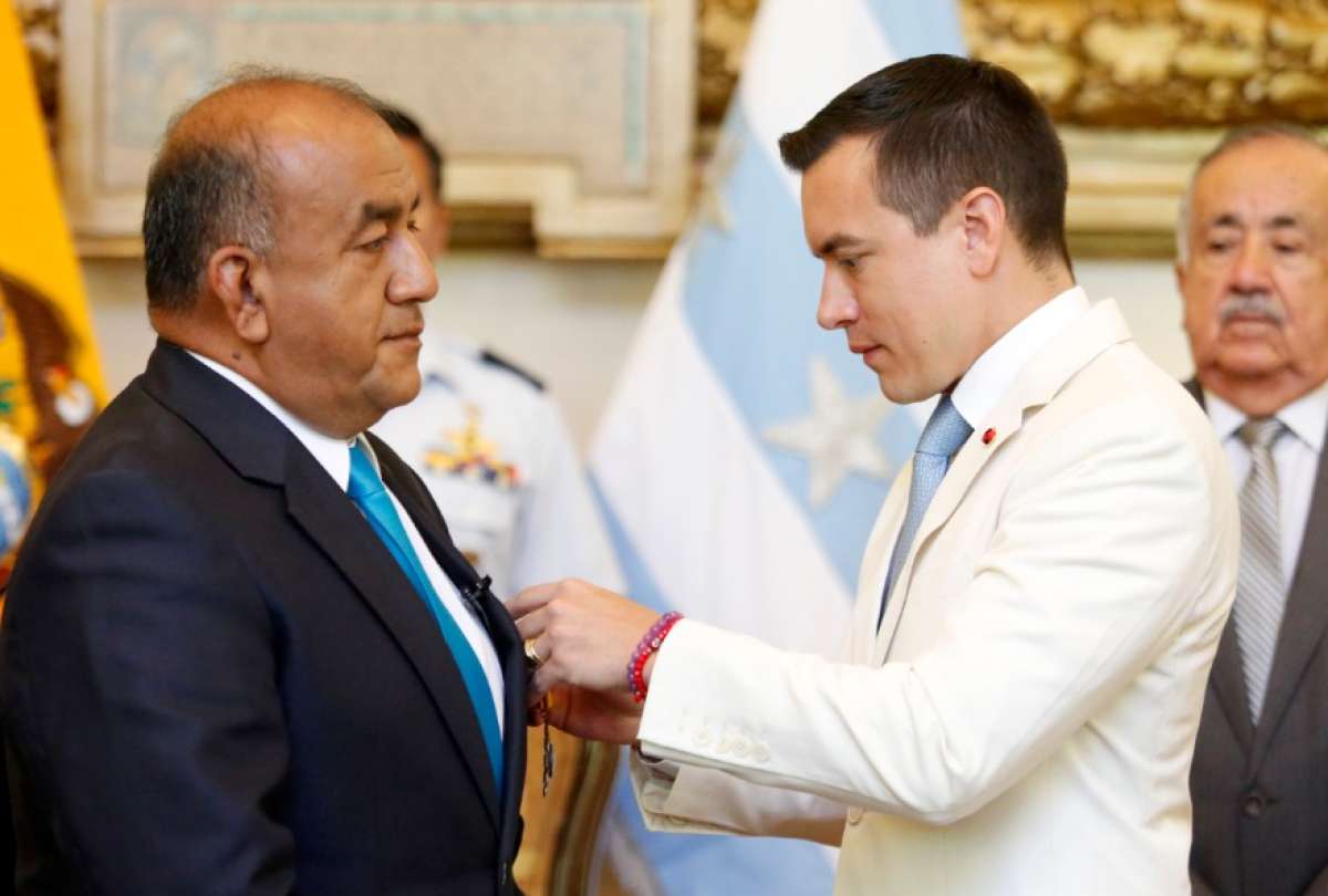 Así se realizó la condecoración del periodista José Delgado