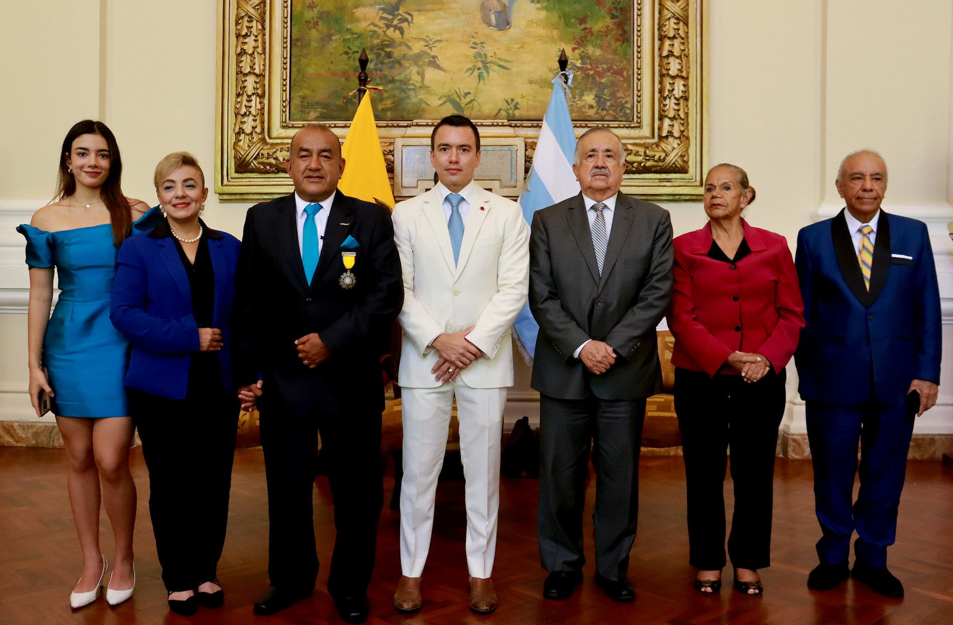 Así se realizó la condecoración del periodista José Delgado