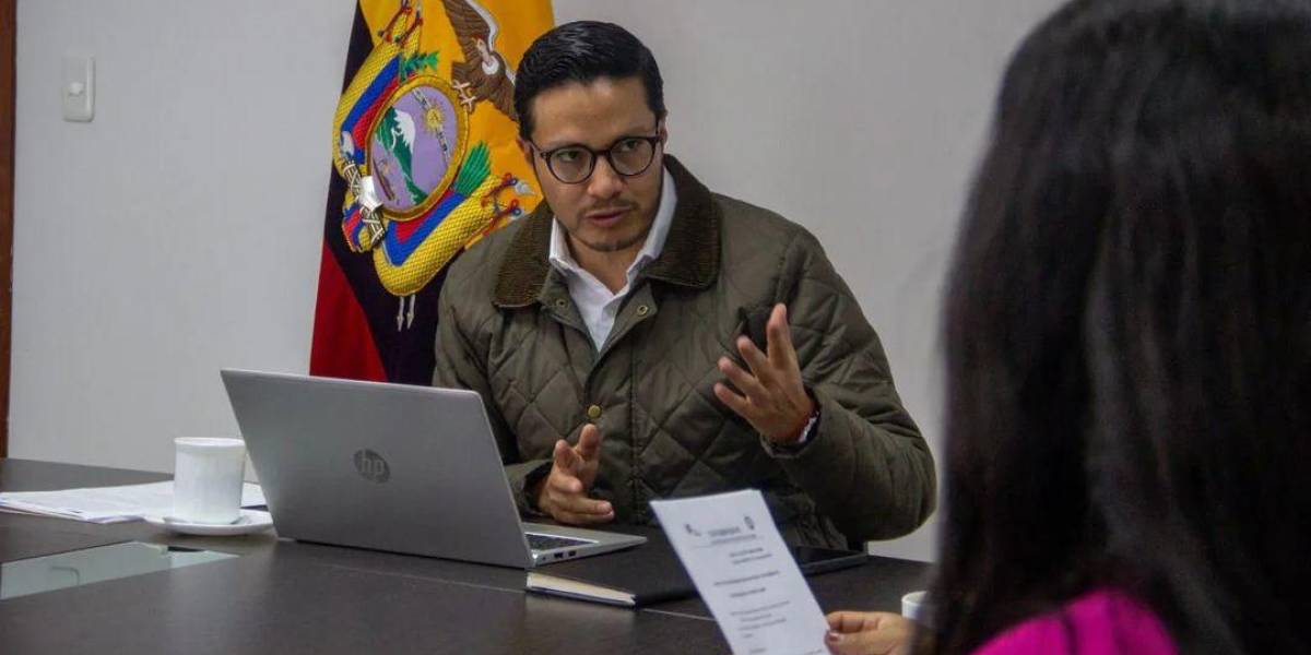César Vásquez fue encargado para dirigir la Senescyt