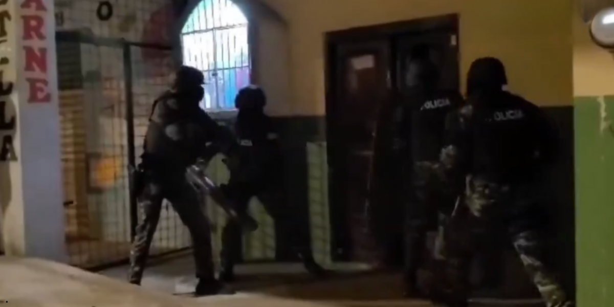 La Policía dice que dio un golpe al grupo criminal Los Pepes