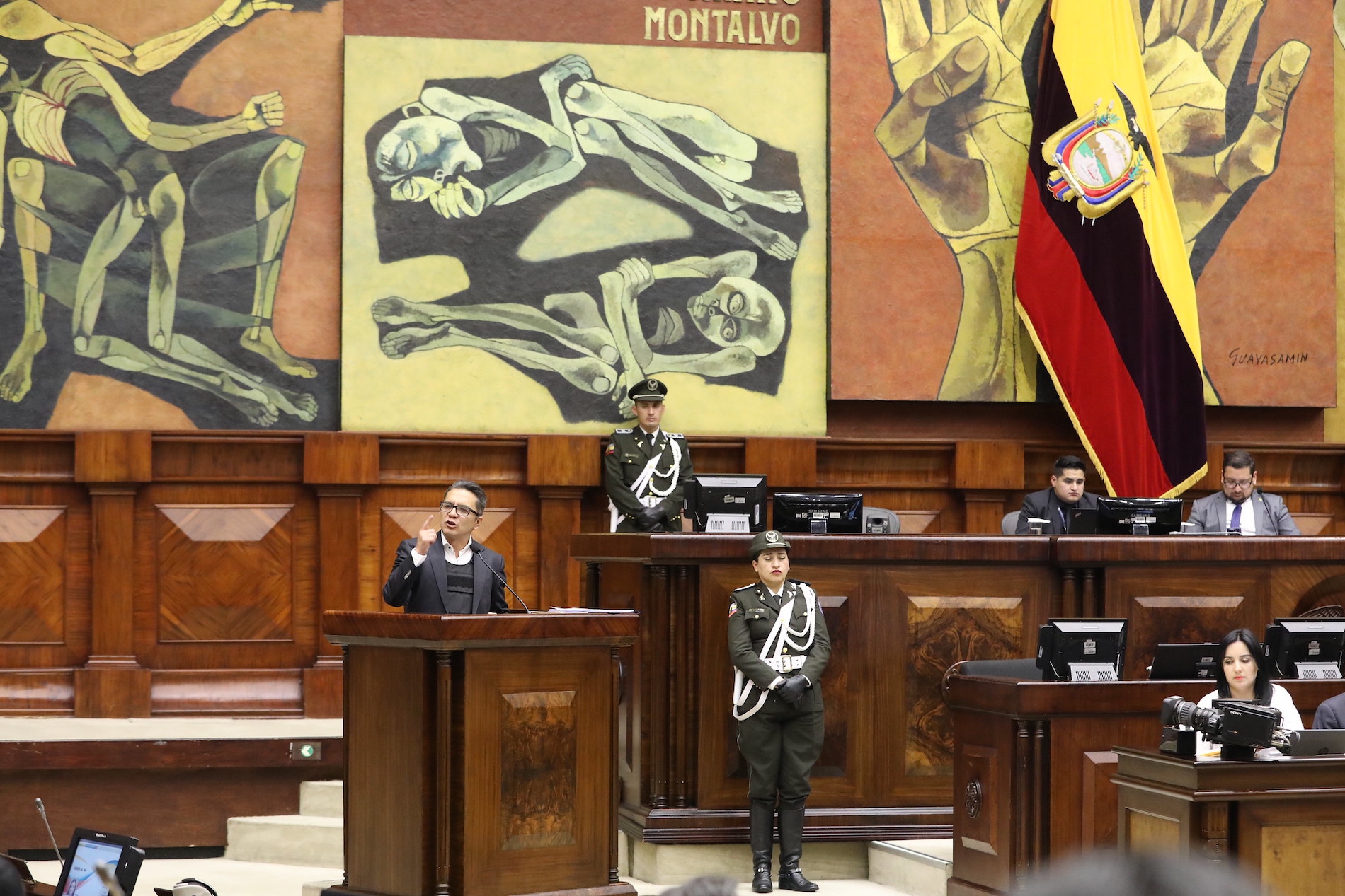 Wilman Terán dice, en la Asamblea, que vive un "víacrucis"