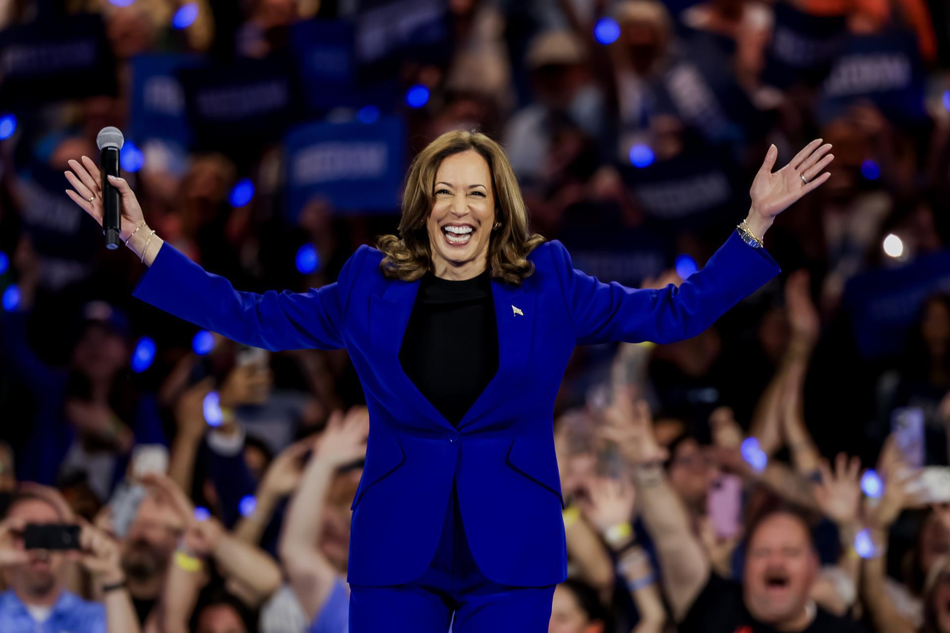 Kamala Harris, guerrera de la "libertad" y la "alegría"