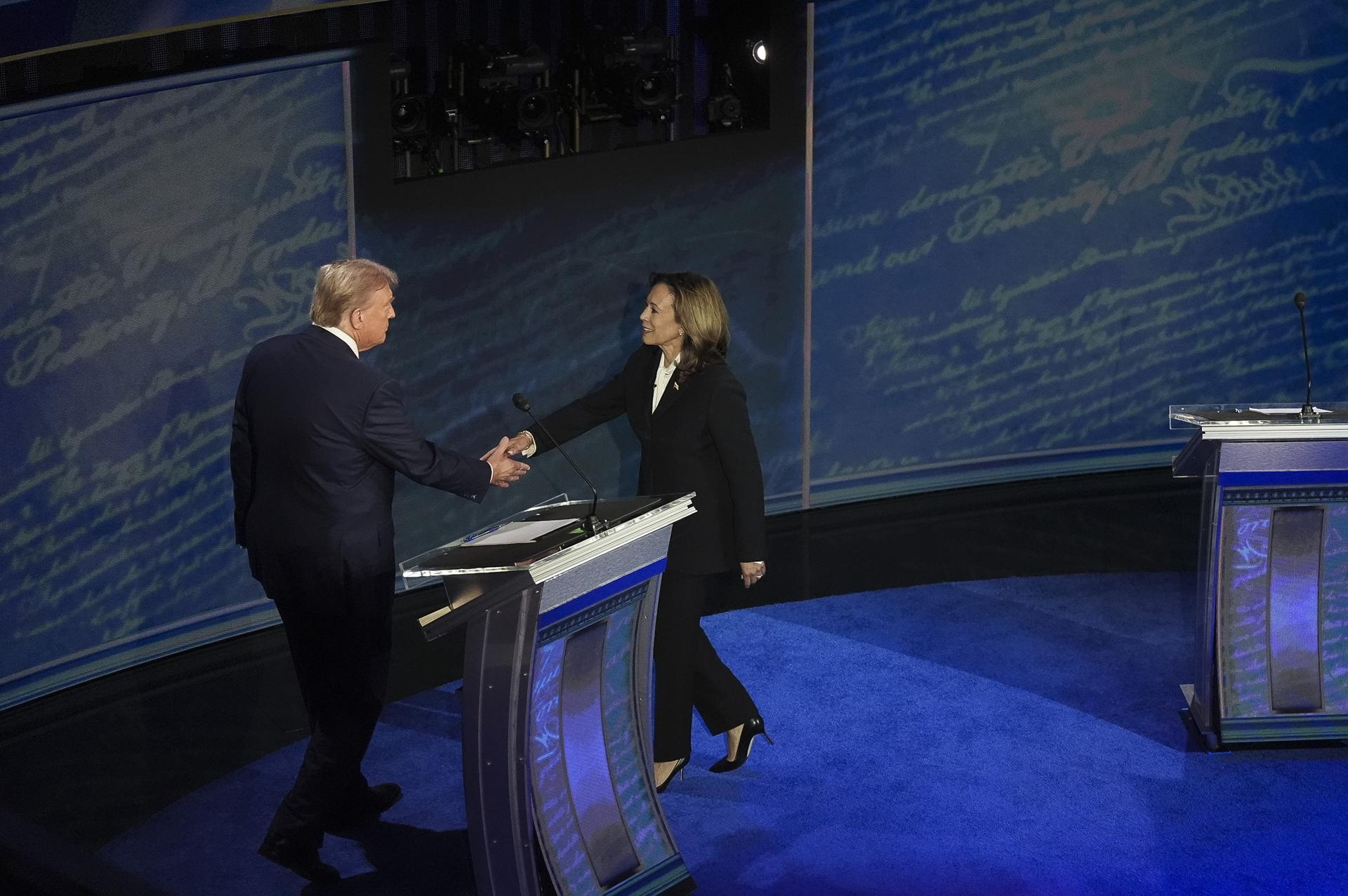 Debate entre Trump y Harris empieza con un apretón de manos | La ...
