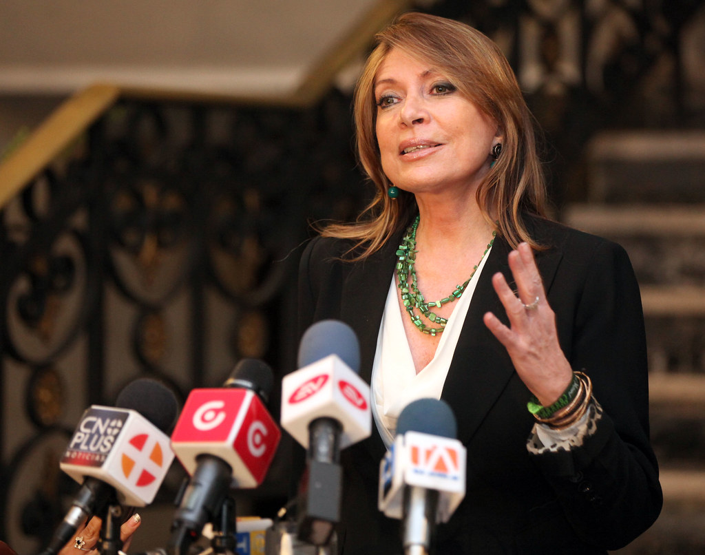 Ivonne Baki, amiga personal de Trump, deja la embajada en París | La ...