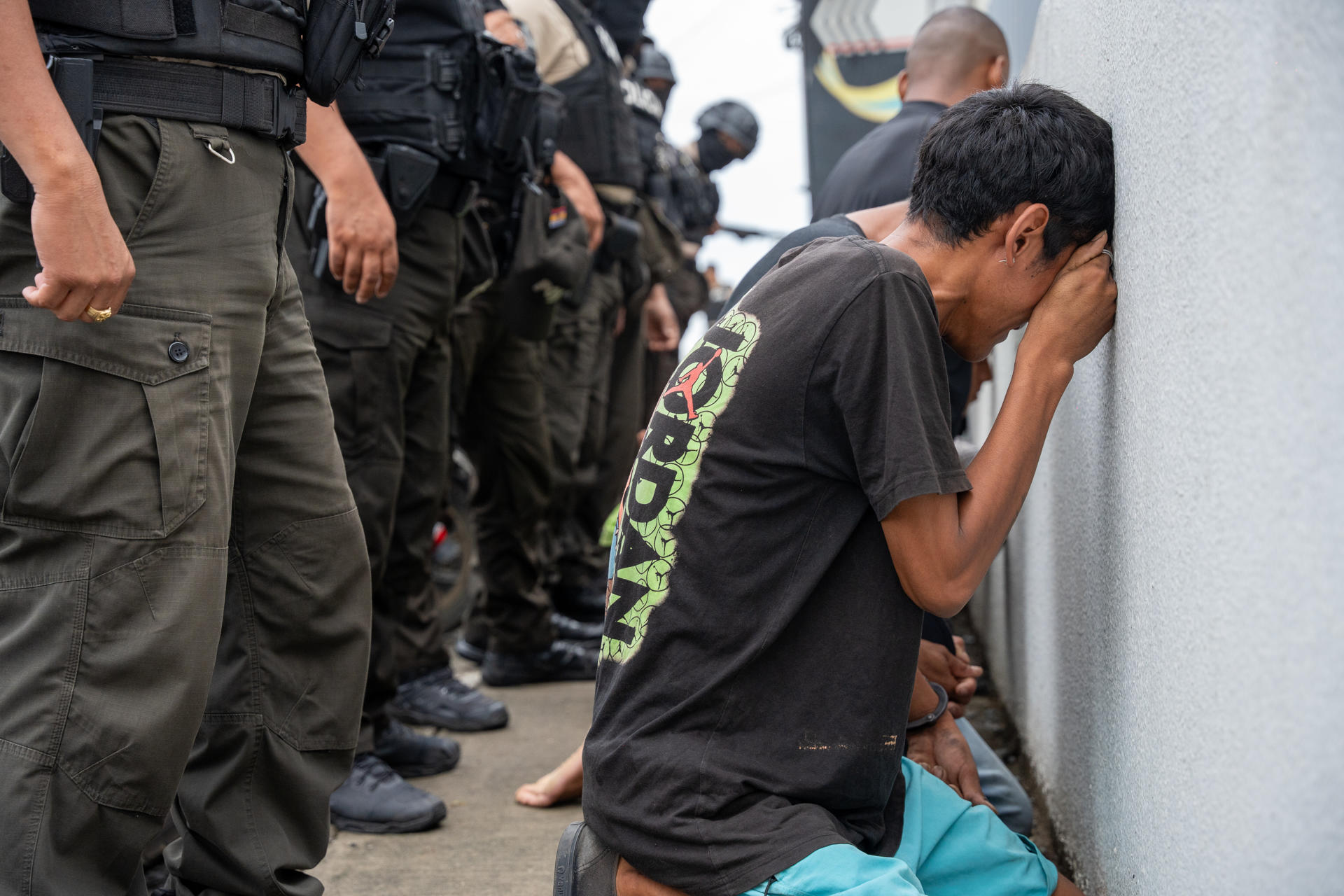 Ecuador despliega a 1.400 efectivos entre Policía y Fuerzas Armadas en barrio de Guayaquil | La ...