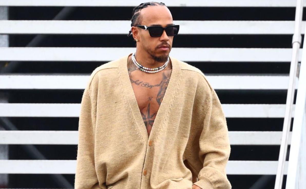 Lewis Hamilton convierte el ‘paddock’ en una pasarela