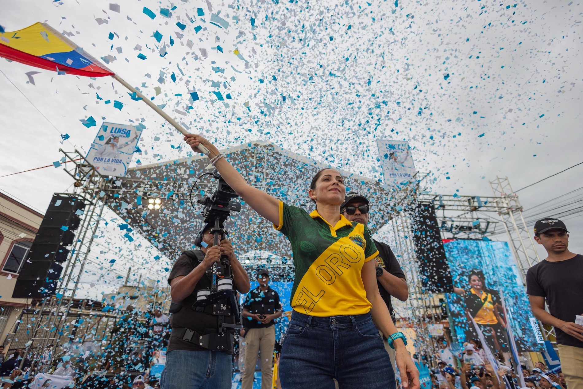 Luisa no tuvo agenda con medios, pero sí proselitismo