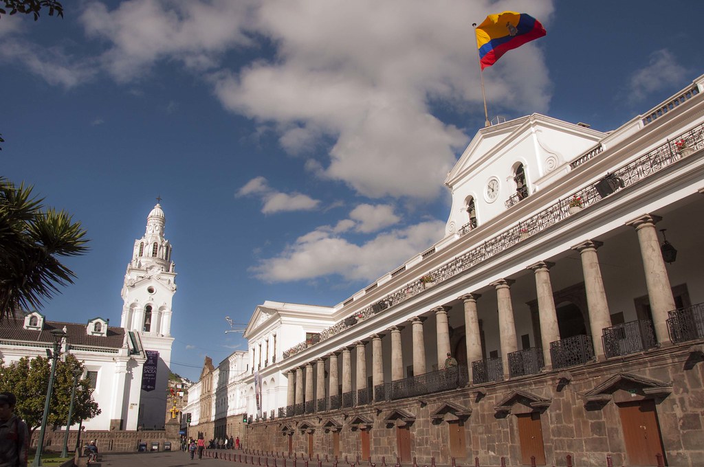 Gobierno elimina Ministerios y Secretarías