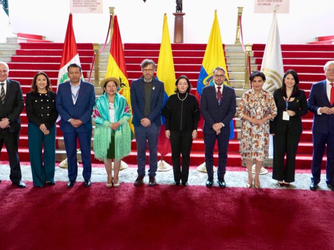 Correísmo trata a Luisa Gónzalez con el alias «Rana René» | La República EC